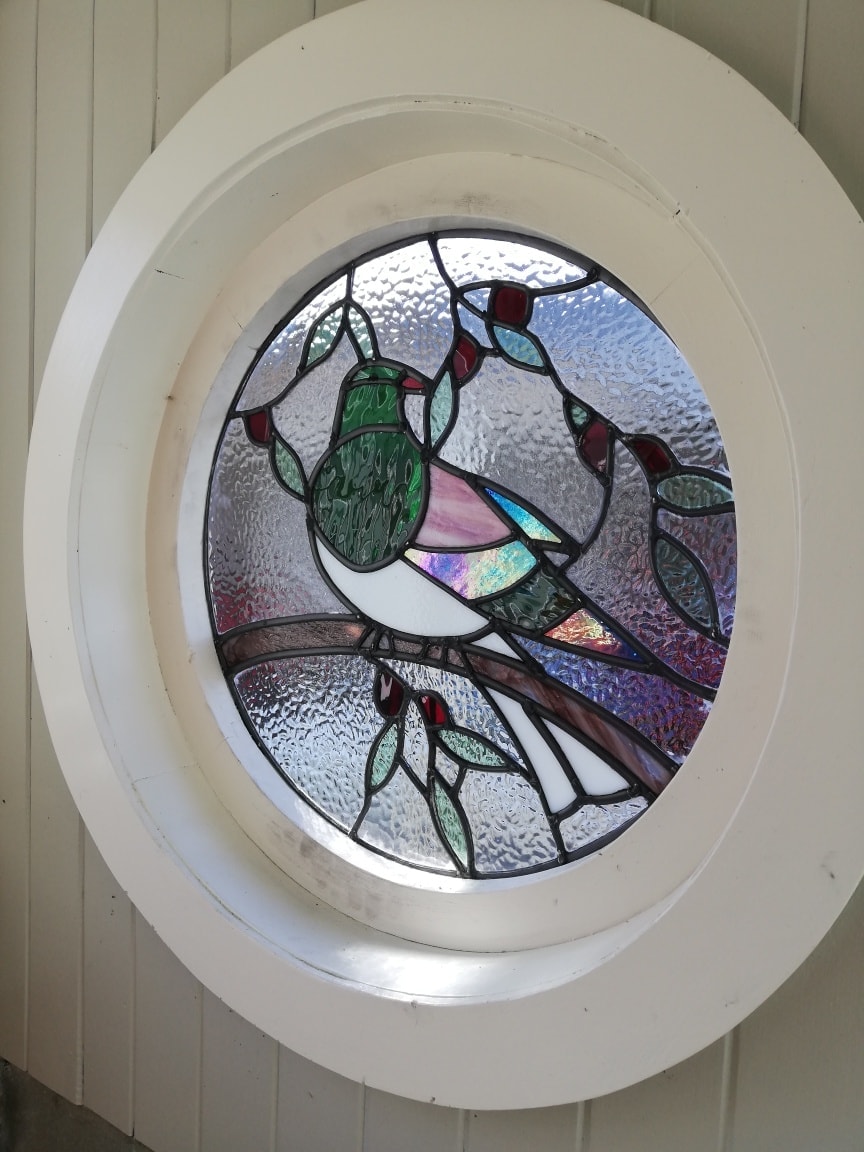 Kereru round leadlight