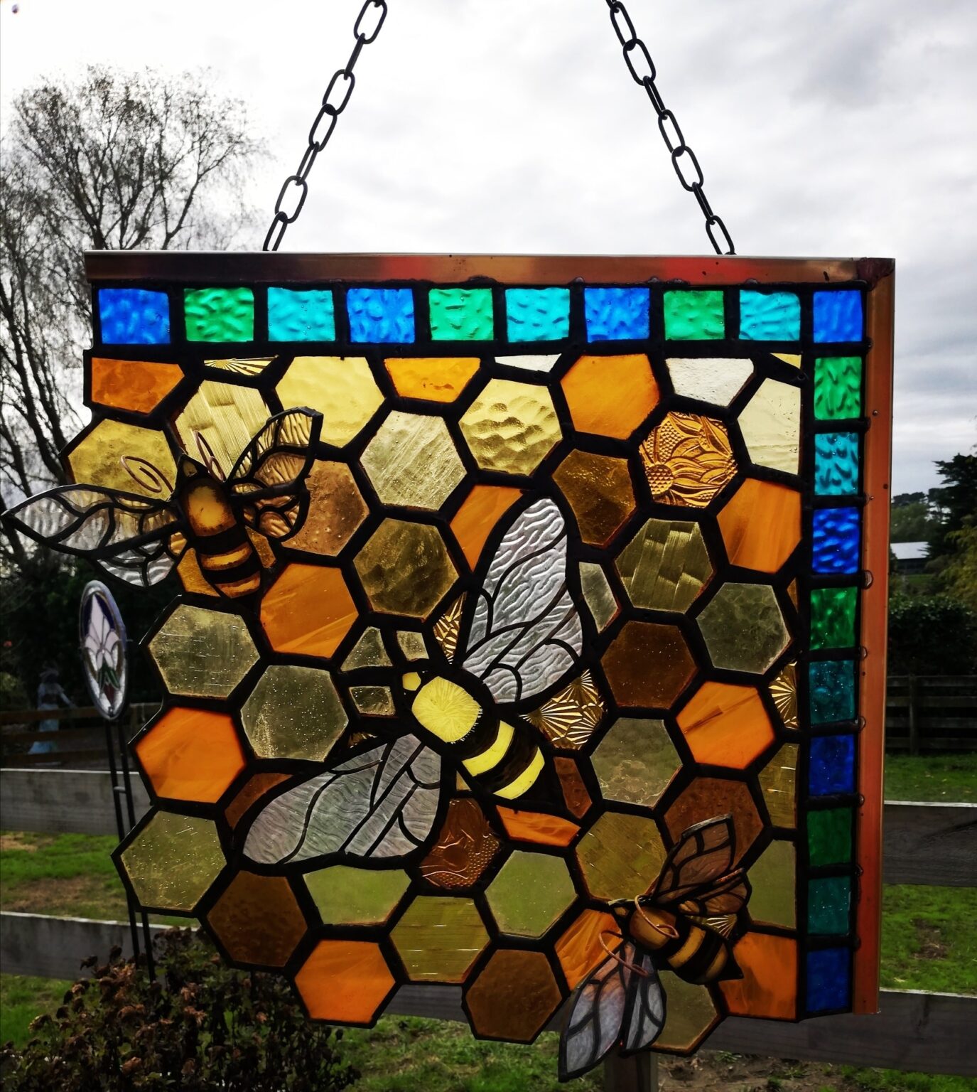 Honey bee suncatcher